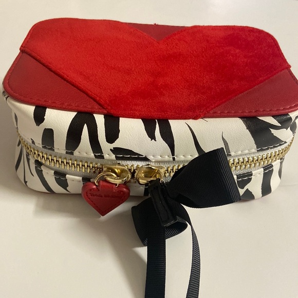 Trish McEvoy | Bags | Nwot Trish Mcevoy Portable Beauty Voyager Carpe ...